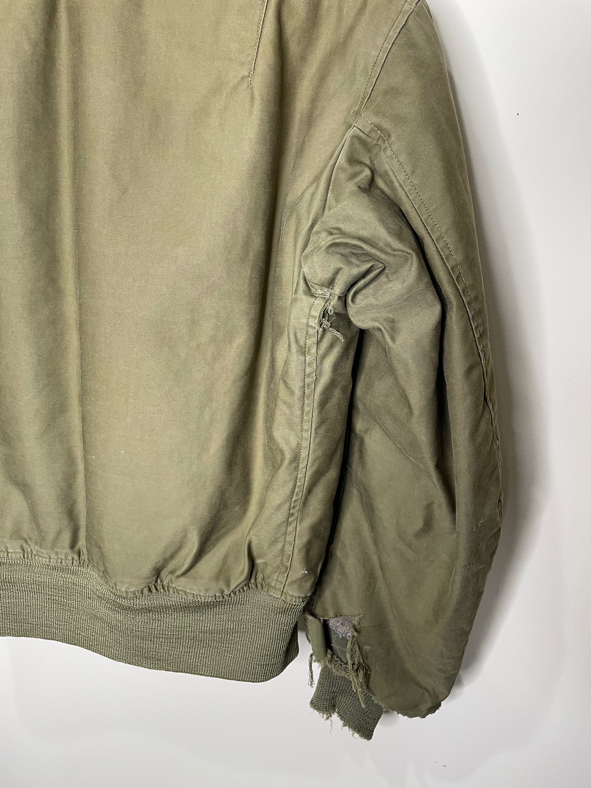 1940s WWII USAAF B-15 Flight Jacket (S/M) – DAMAGED GLITTER 1940s WWII USAAF B-15 Flight Jacket (S/M) – DAMAGED GLITTER